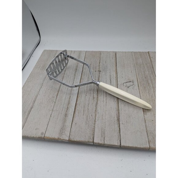 Androck | Kitchen | Vintage Androck Chrome Plate Potato Masher White ...